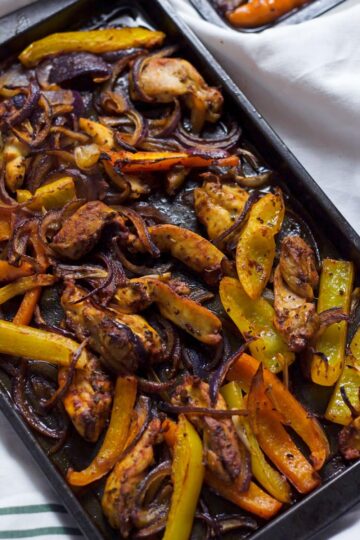 Sheet Pan Greek Chicken Flatbreads with Marinated Tomatoes and Herby ...
